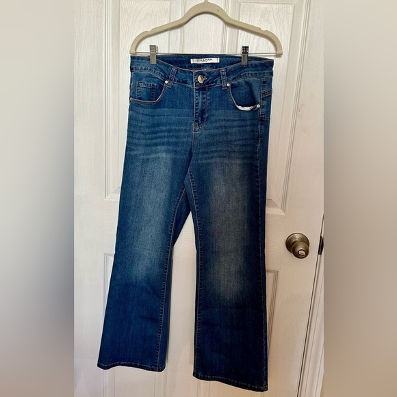 9th & Main | Jeans | 9th Main Petite Flare Jeans | Poshmark
